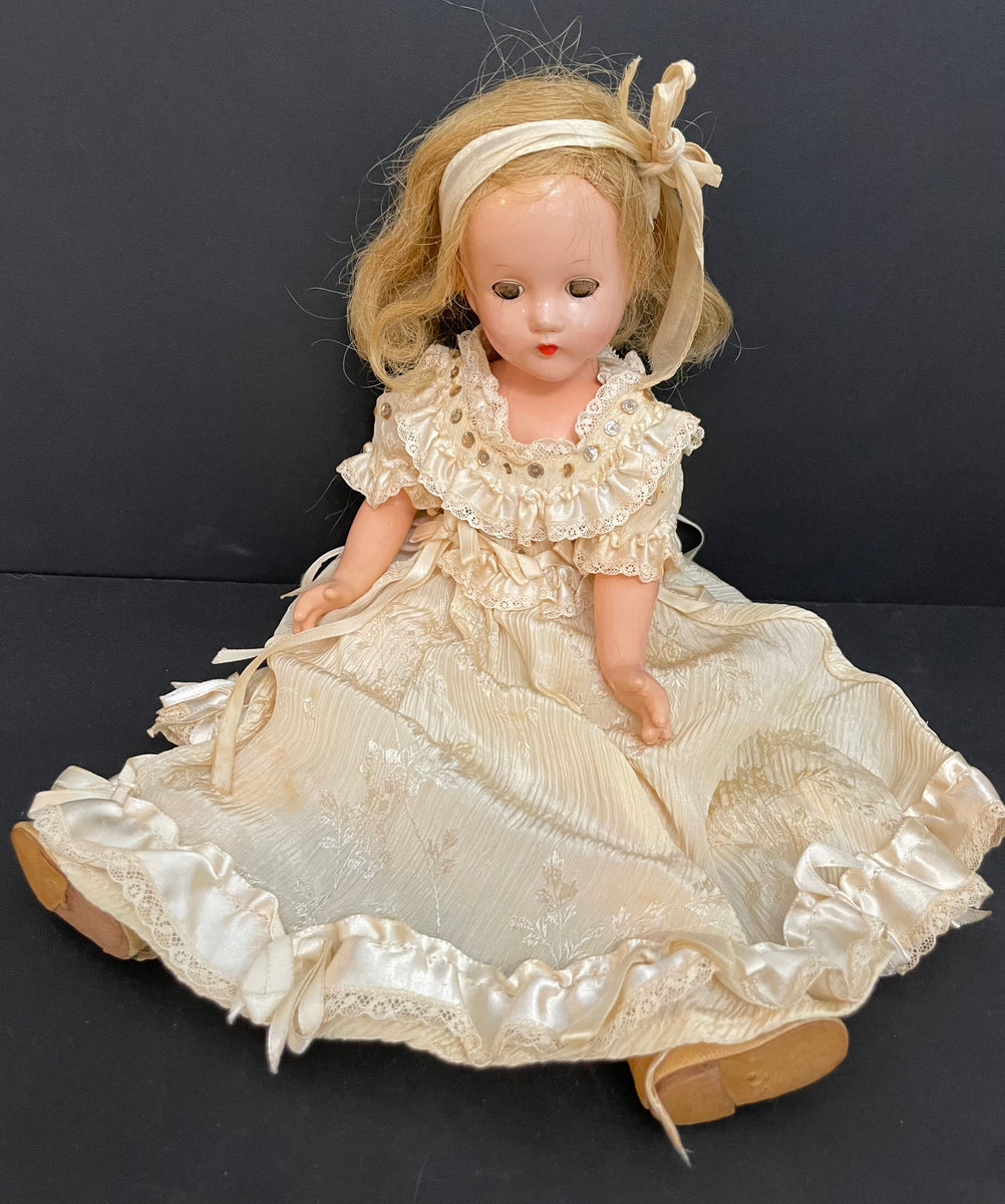 Antique 1940s Suzanne Effanbee Doll with Travel Case & Clothing ...